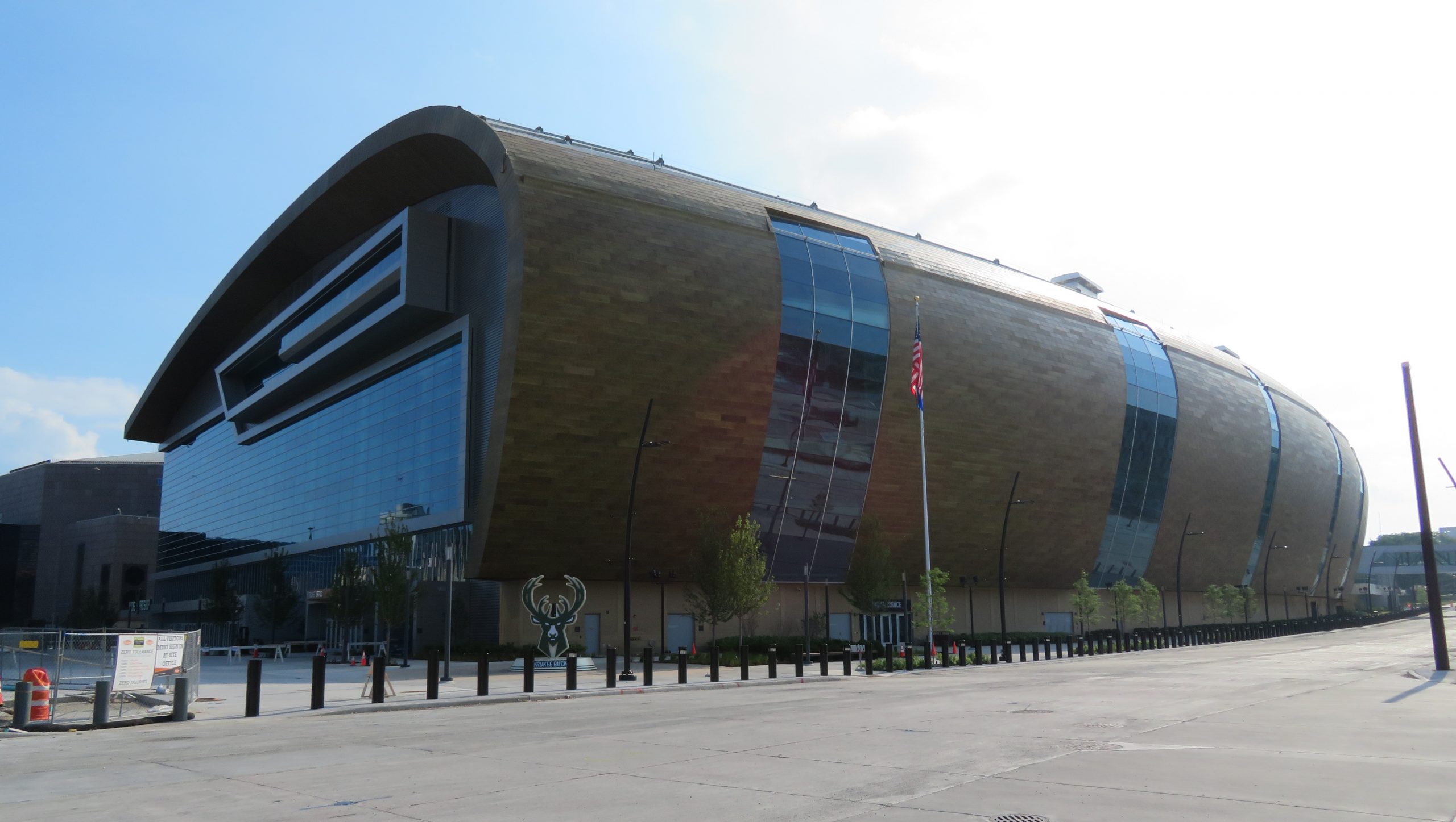 Milwaukee Bucks - Fiserv Forum Guide | Basketball Tripper